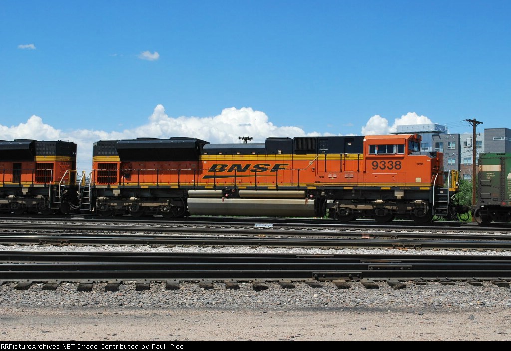 BNSF 9338